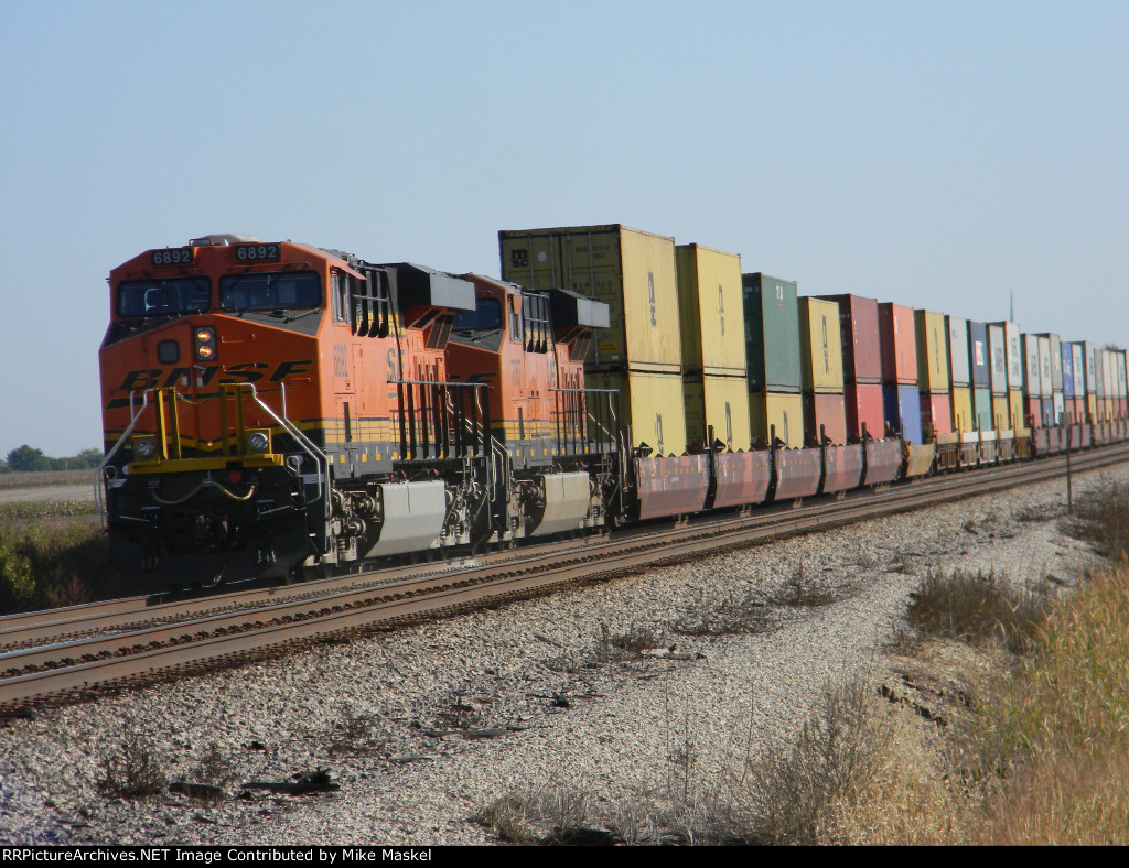 BNSF 6892